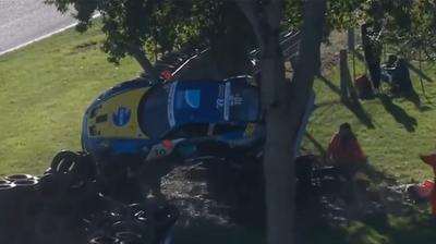 On a frôlé le drame: ce pilote évite de justesse des commissaires de ...