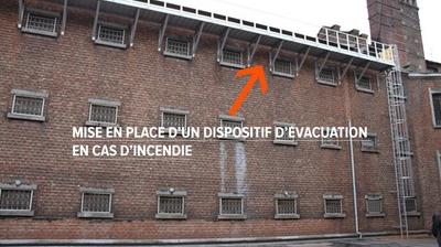 Douches, salle de musculation, cellules: l'intérieur de la prison de ...